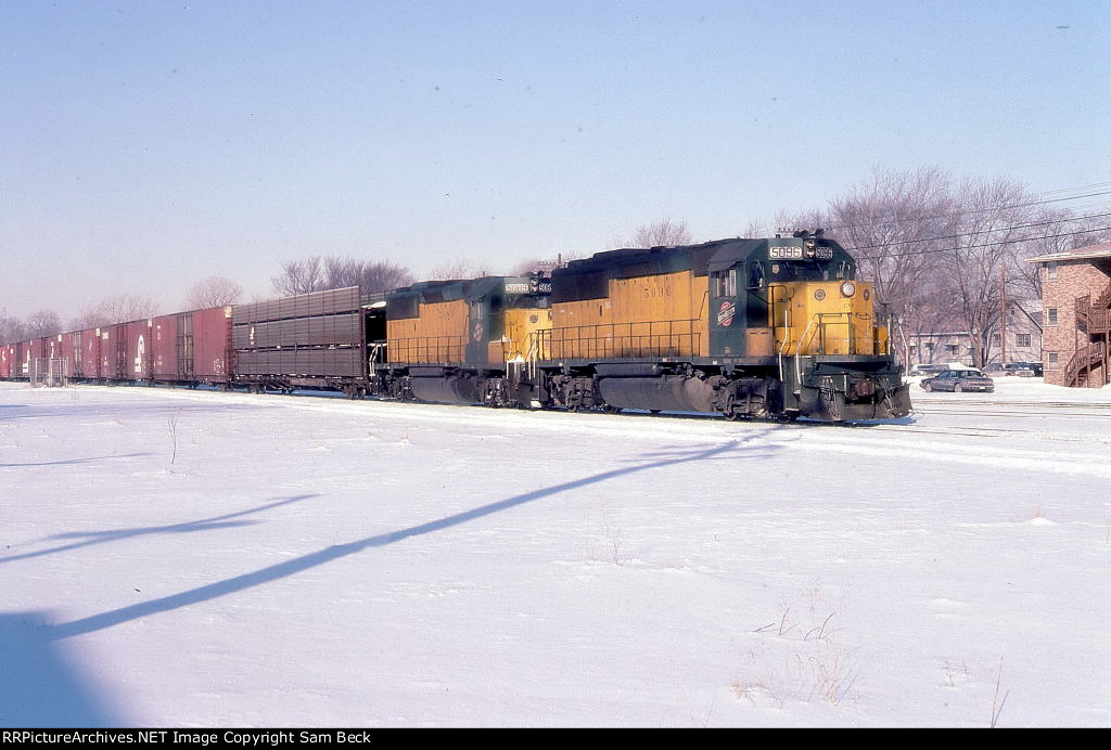 CNW 5096 and 5089 on IHEL